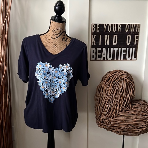 Cato | Tops | Cato Navy Short Sleeve Daisy Heart Tee Shirt | Poshmark